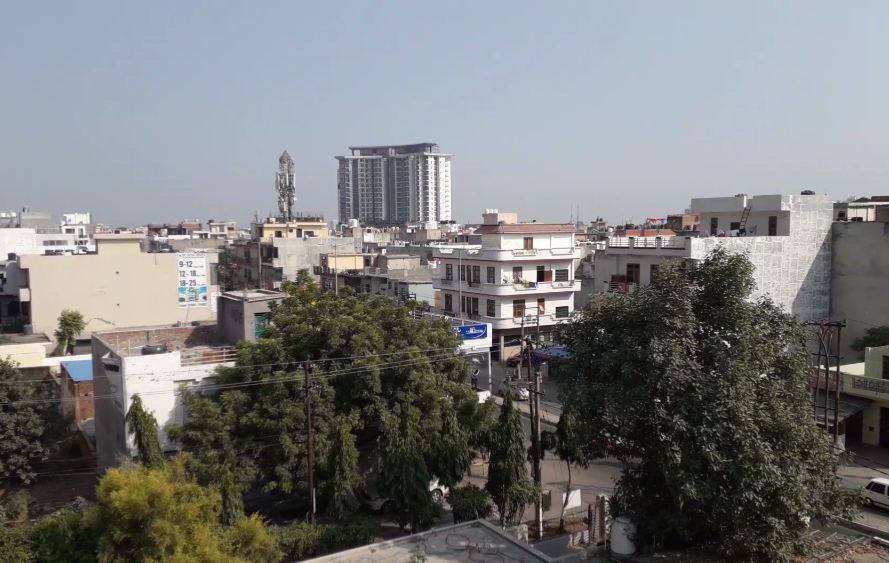On Road 1 BHK Flat For Sale With Roof And Parking | Govindpuram ...